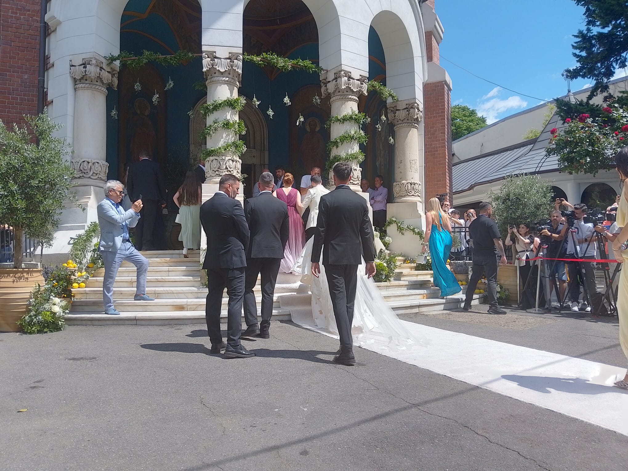 Se mărită Kira Hagi! Nume mari ale muzicii vor cânta la petrecerea de ...